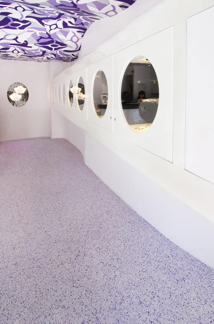 Wow your customers with bespoke resin flooring designs - RESYN
