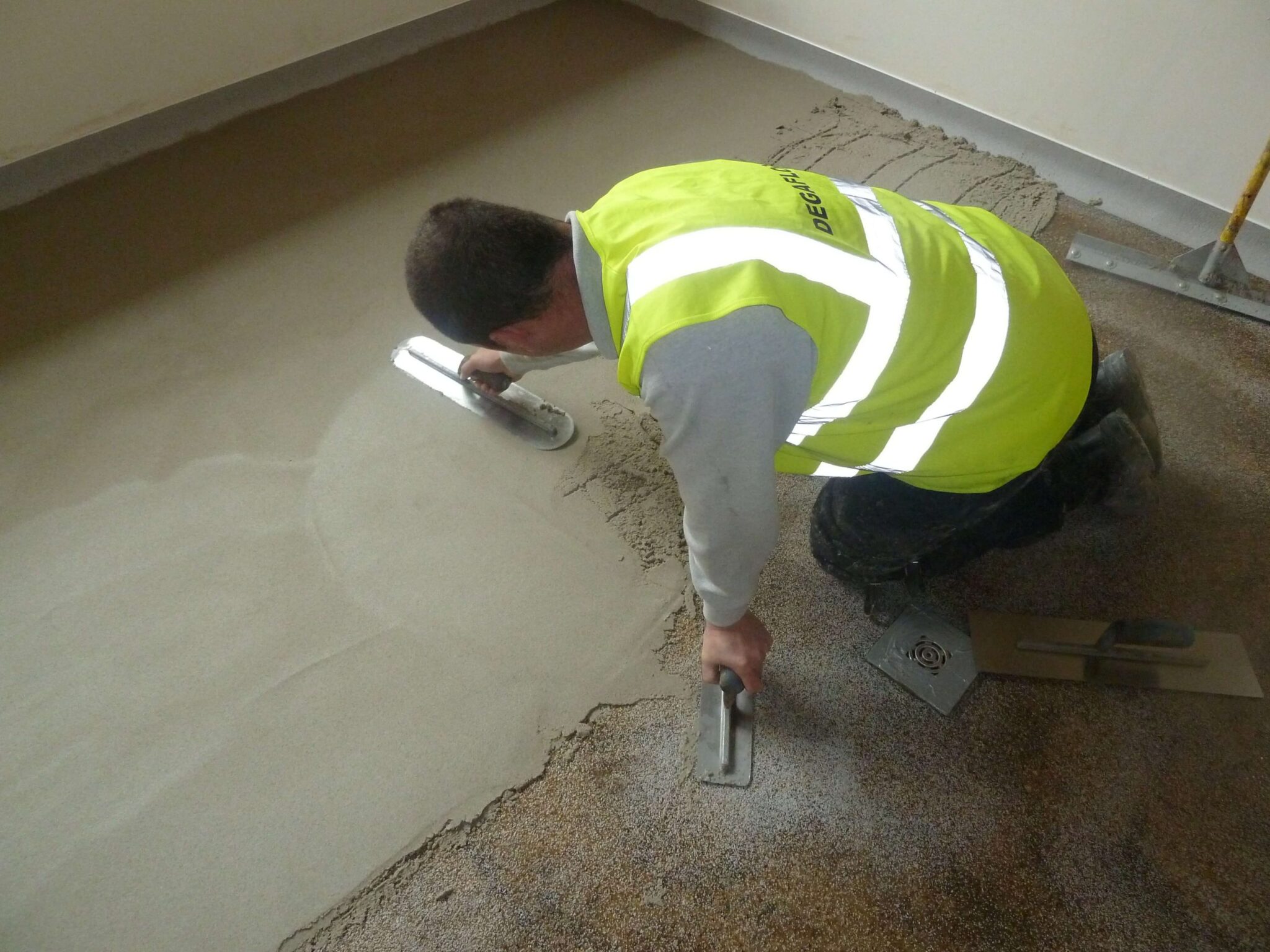 Floor Screeding Services - RESYN UK